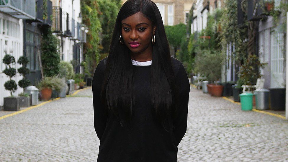 Baby Shark takes a bite out of the UK Top 40 charts - BBC News