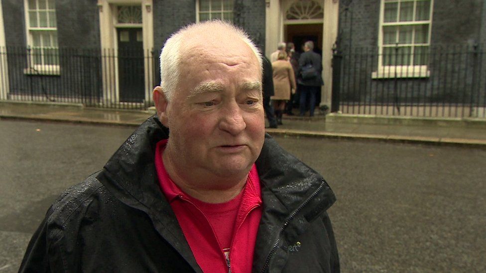 100,000 call for ex-miners to get more from pension surplus - BBC News