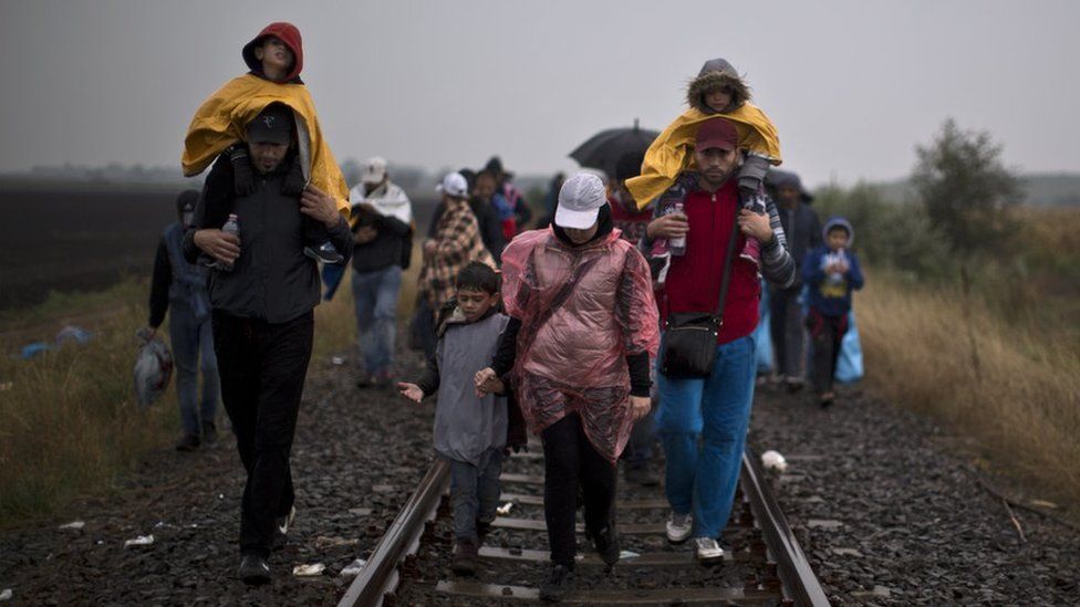 Syrian refugees: PSNI team to support refugee arrivals into Belfast ...
