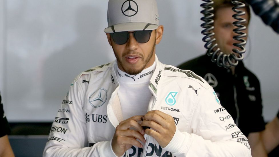 Lewis Hamilton takes frantic pole position in Austria - BBC Sport