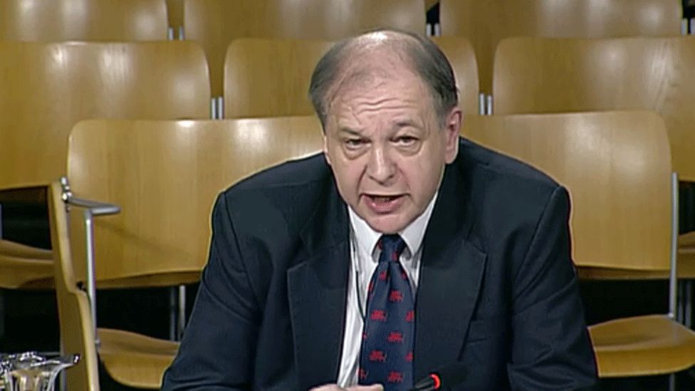 Poor performing BBC bosses 'should have pay docked', says media expert ...