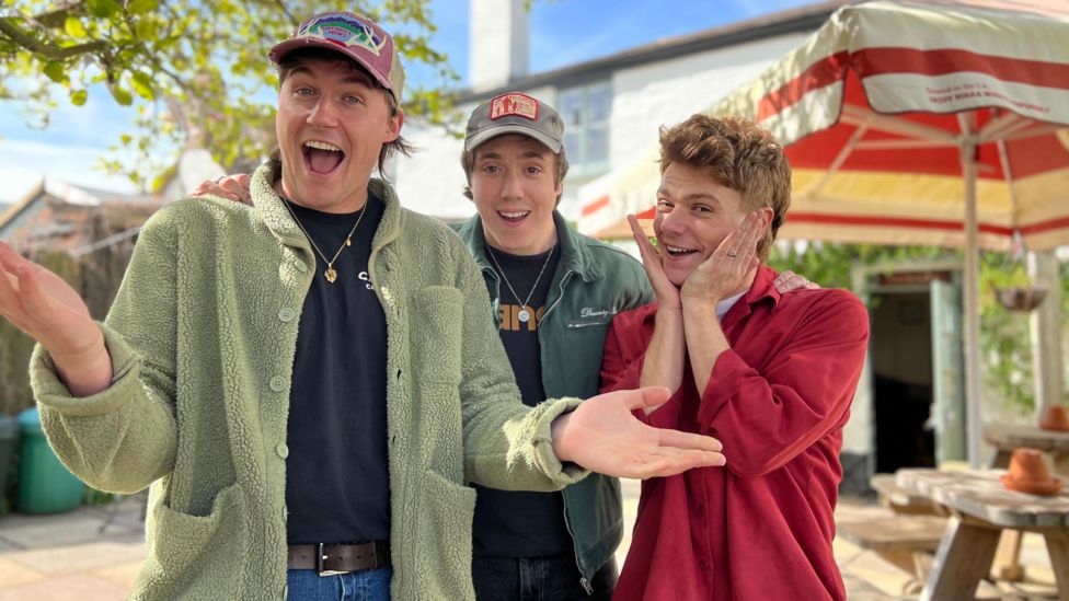 Glastonbury Festival: Devon band to play BBC Introducing stage - BBC News