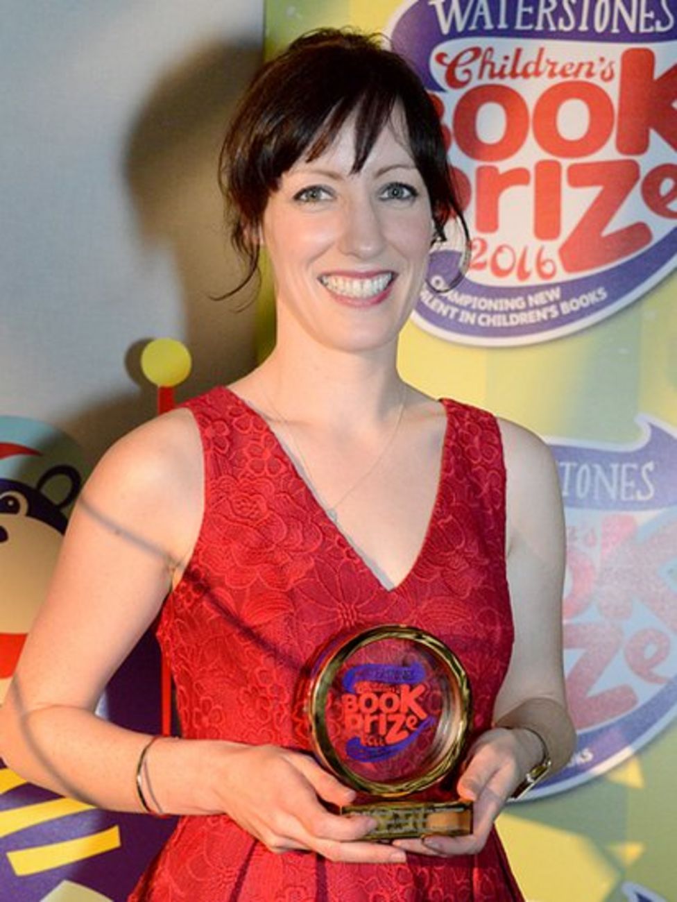 David Solomons wins Waterstones Children's Book Prize with debut - BBC News