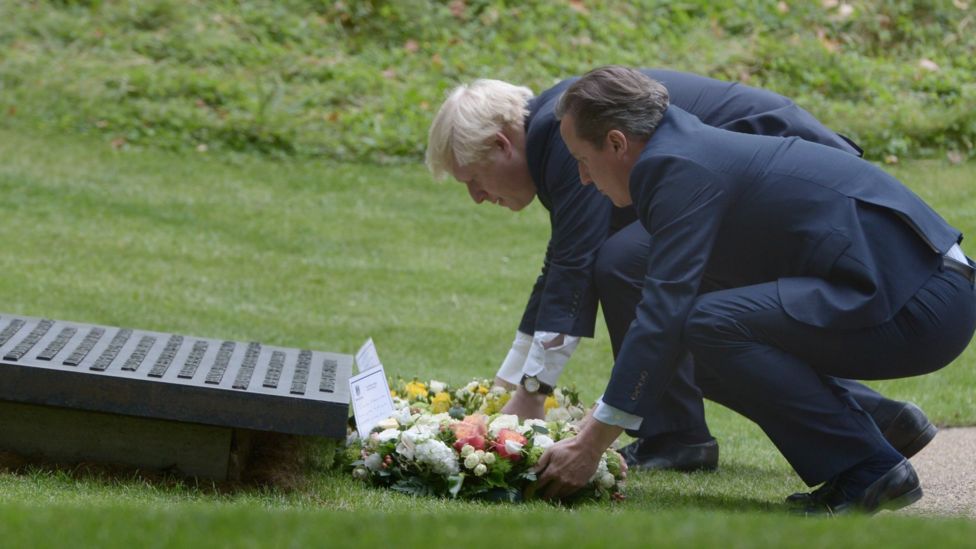 7 July London bombings: Ceremonies in memory of victims - BBC News