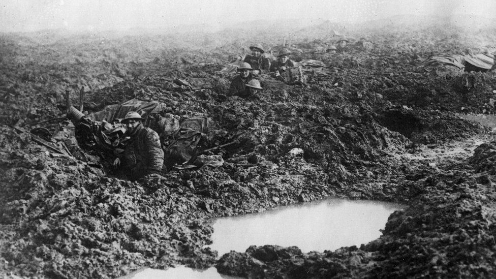 WW1 missing Ypres bells on show ahead of centenary - BBC News