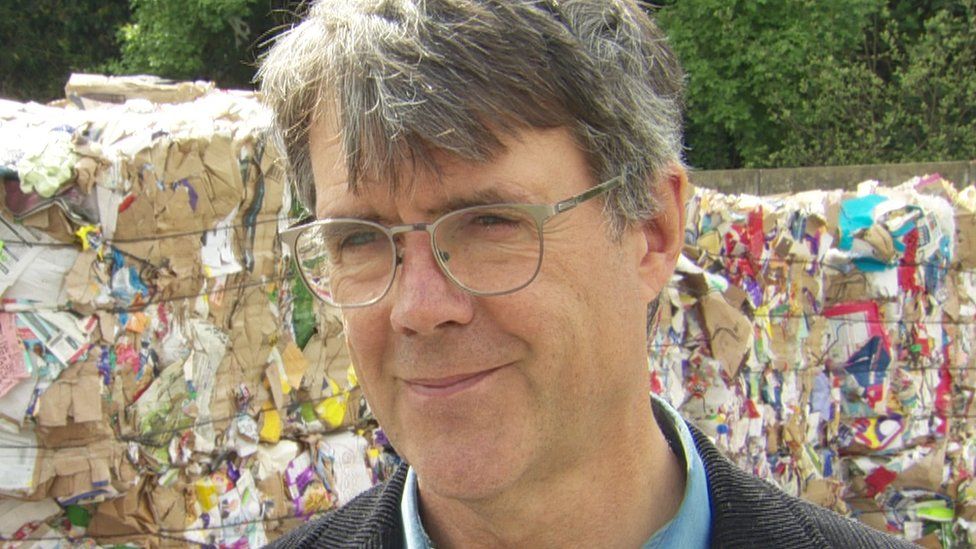 Recycling: Common approach 'could save millions' - BBC News