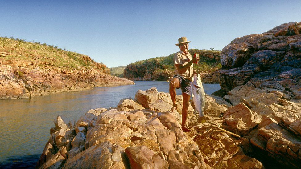 Photographer showcases Australia's wild west - BBC News