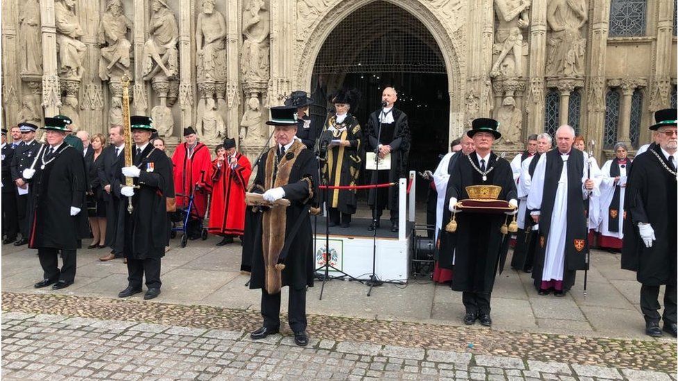 Queen Elizabeth II: Monarch felt 'affinity' with Devon - BBC News