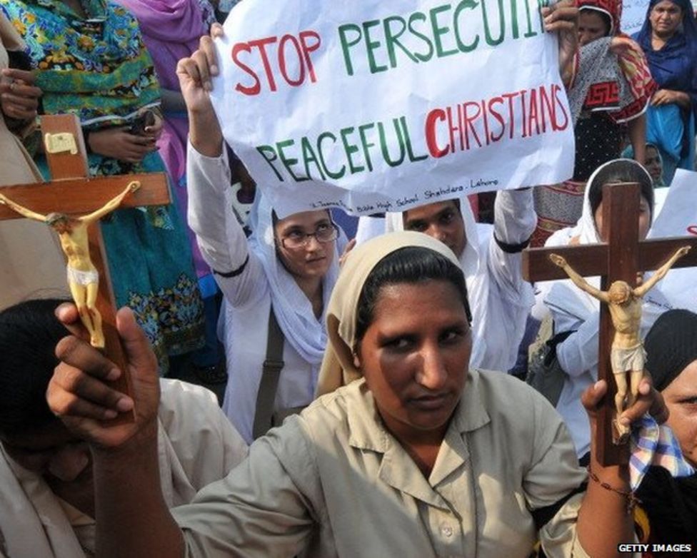New cross symbolic for Pakistan's Christians - BBC News