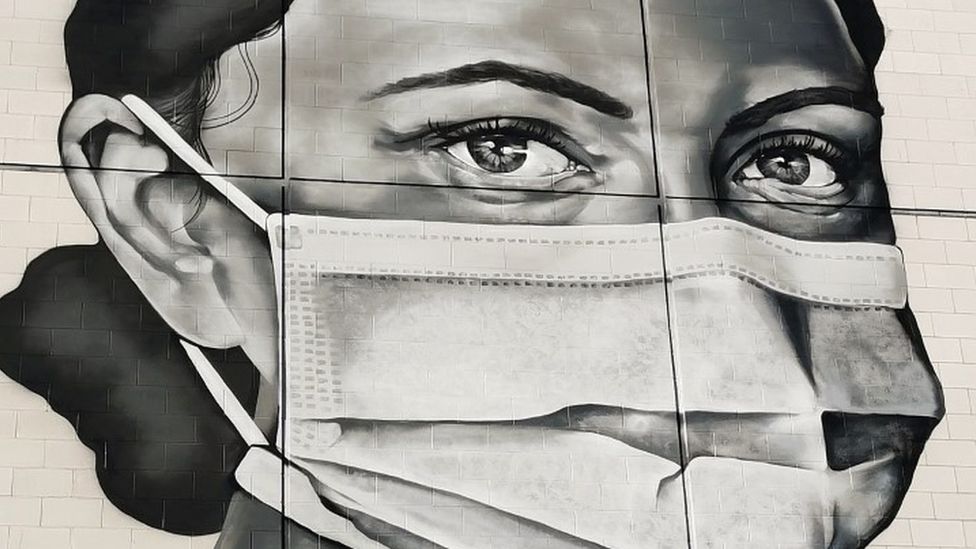 Covid: Hull Eye Hospital tribute mural completed - BBC News