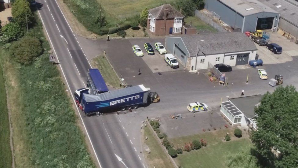 A47 crash: Two dead in bus and lorry collision - BBC News