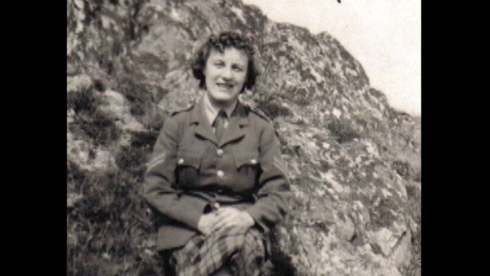 WW2 Churchill code breaker Christina Morrison dies - BBC News