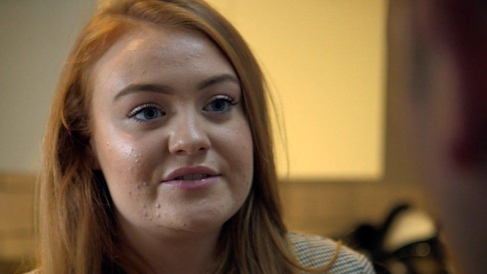 'Landlords treat us students like we're dumb kids' - BBC News