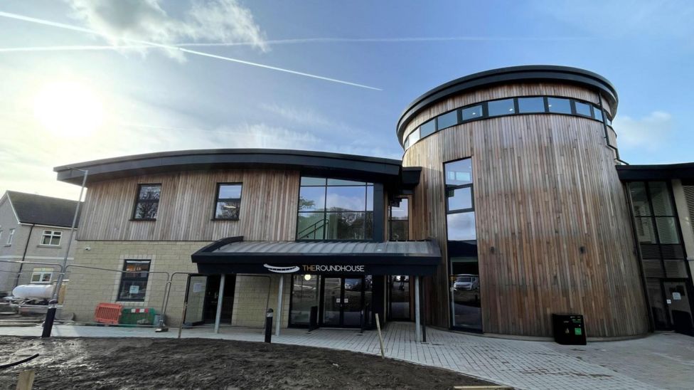 Vehicles face ban from driving up to new community centre - BBC News