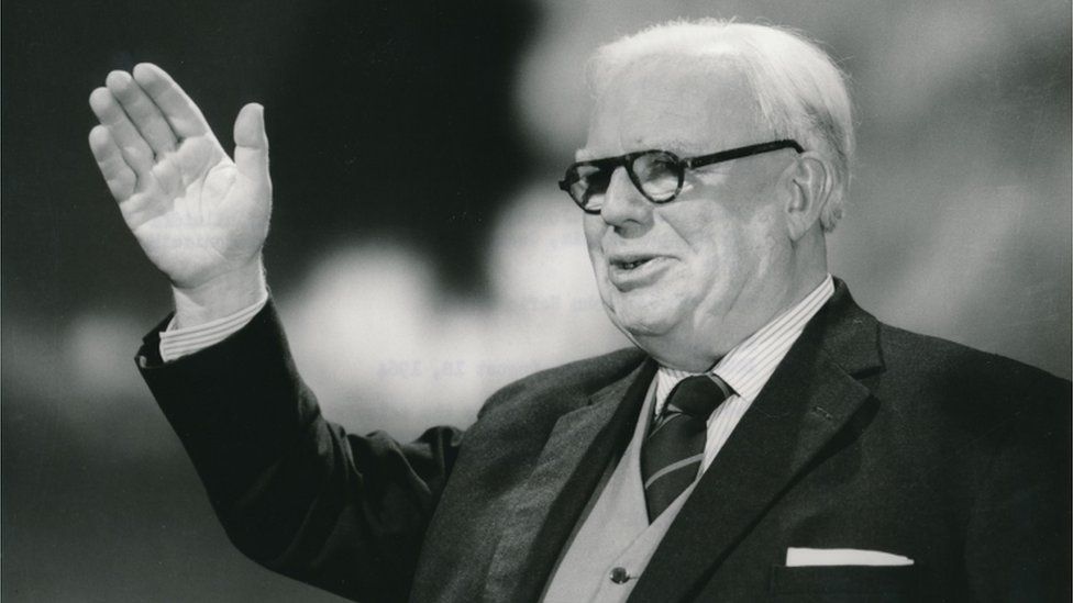 Cynan a'r Orsedd: secsist neu achubwr? - BBC Cymru Fyw