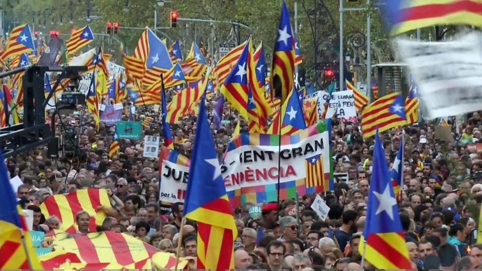 Catalonia independence: Spain pushes to remove leaders - BBC News