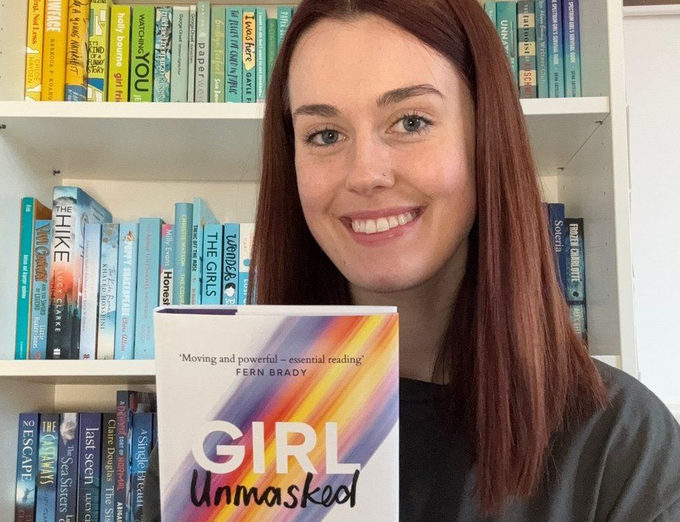 Emily Katy: 'Finding out I was autistic saved my life' - BBC News