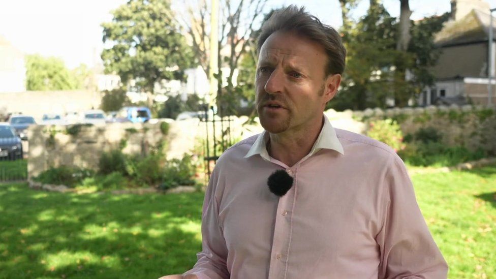 Penzance cost of living fair offers help and advice to residents - BBC News