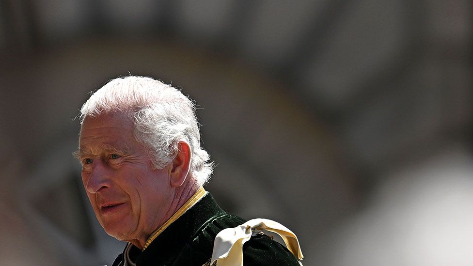 Scottish Green leaders to snub King's cathedral ceremony - BBC News