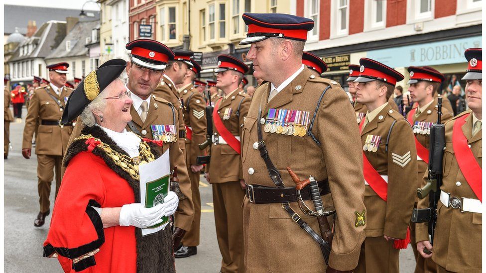 Soldiers mark Freedom of Brecon with celebration parade - BBC News