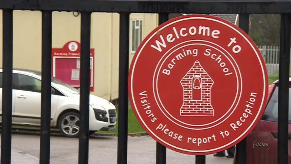 Special measures Barming Primary cancels Christmas plays - BBC News