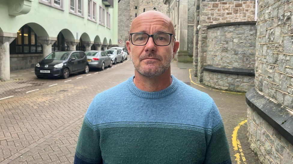 Newid rheolau ail dai Gwynedd: Arf arall neu gam gwag? - BBC Cymru Fyw