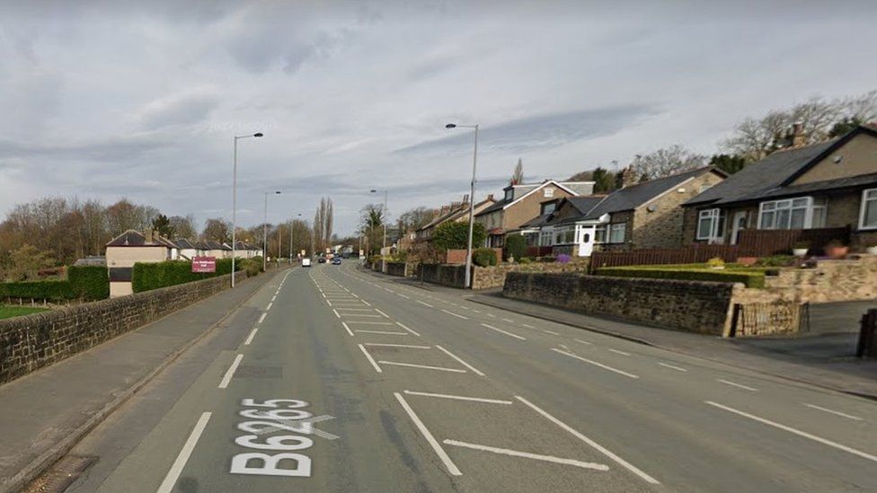 Boy, 12, seriously hurt in Riddlesden motorcycle crash - BBC News