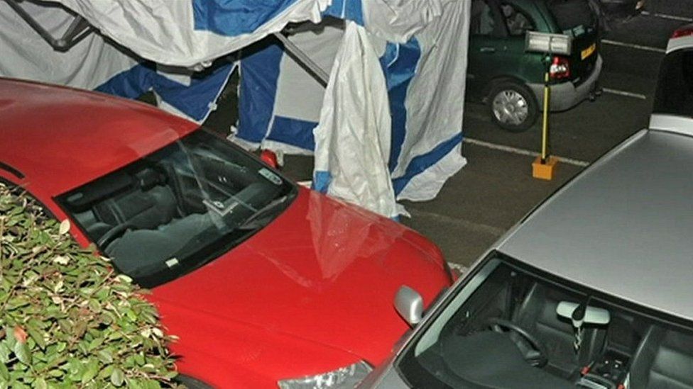 Anthony Grainger death: Police shooting used old briefing - BBC News