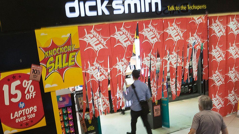 Dick Smith Holdings' chief executive steps down - BBC News