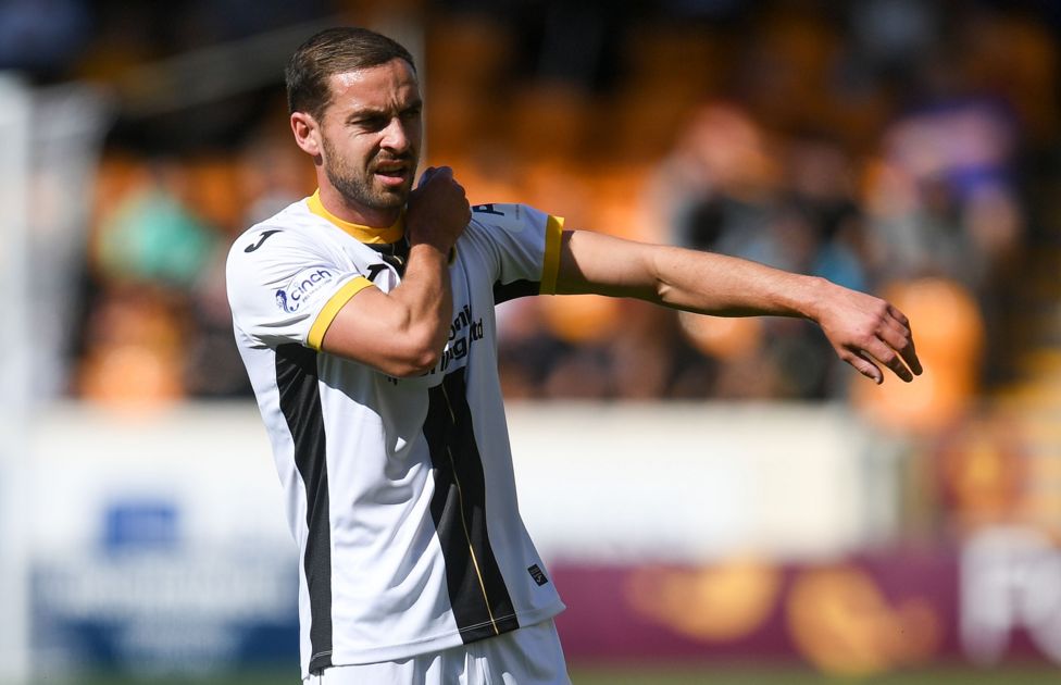 'True legend' Pittman extends Livi stay - BBC Sport