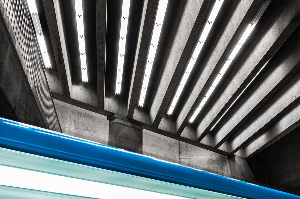 The beauty of the Montreal Metro - BBC News