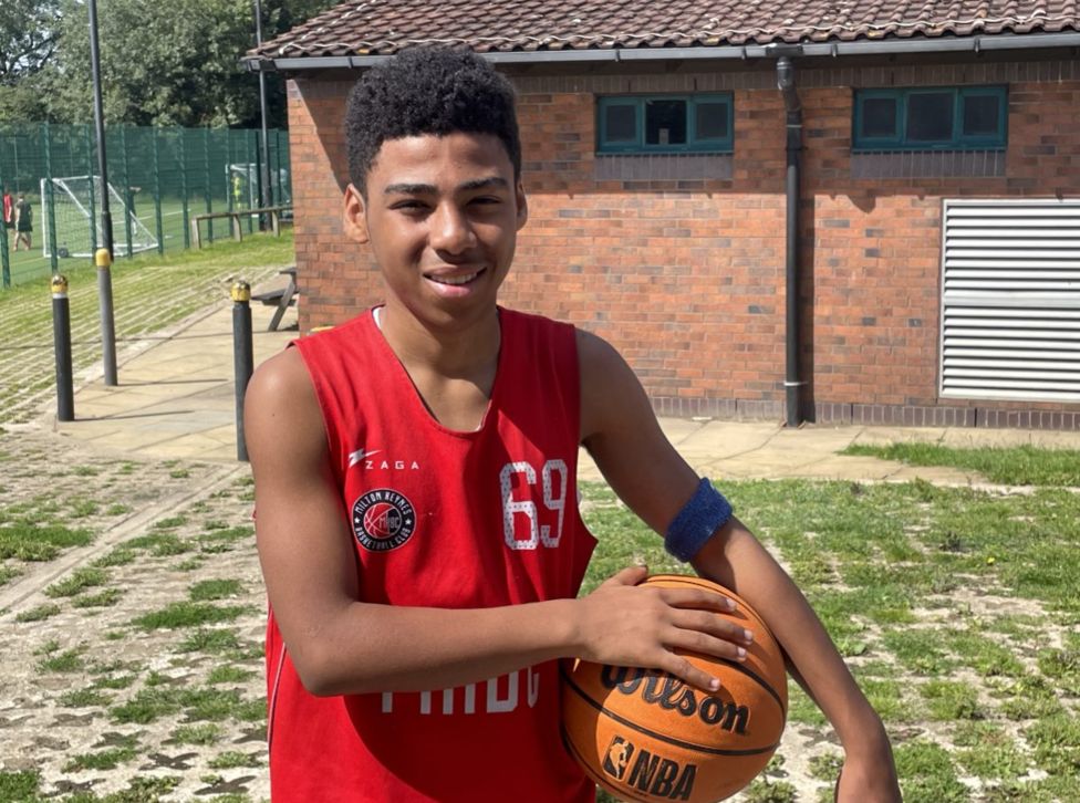 Milton Keynes: Basketball star's summer club sees demand rise - BBC News