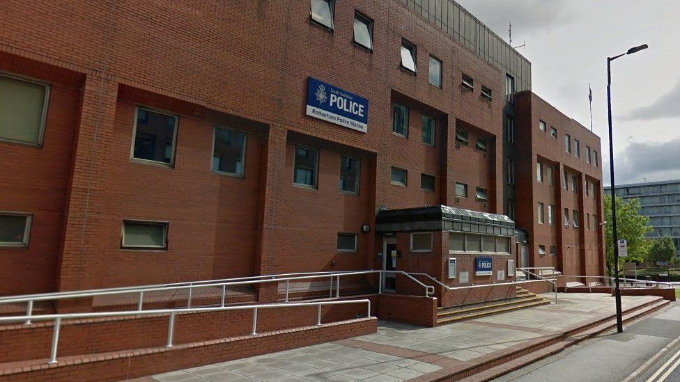 Sheffield police officer Lee Lucas jailed for child images - BBC News