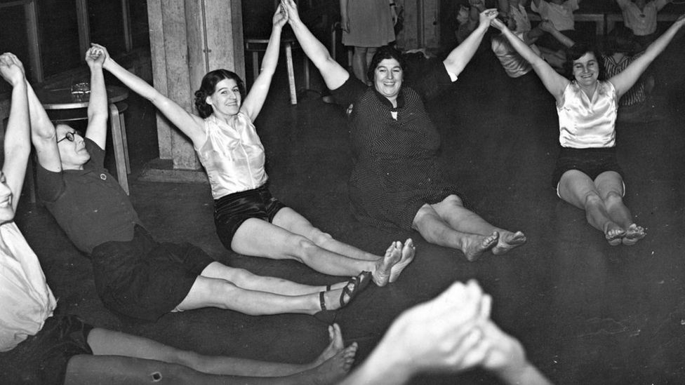 Thousands of pre-NHS healthcare photographs discovered - BBC News