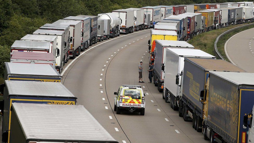 Chancellor tackles Operation Stack disruption with £250m - BBC News
