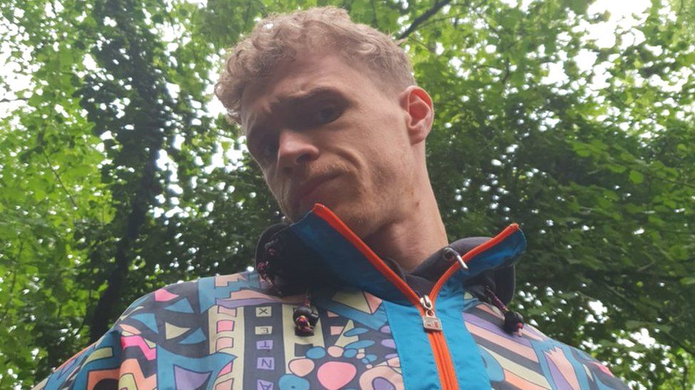 Cwrdd â'r seren Instagram o Sir Gâr - BBC Cymru Fyw