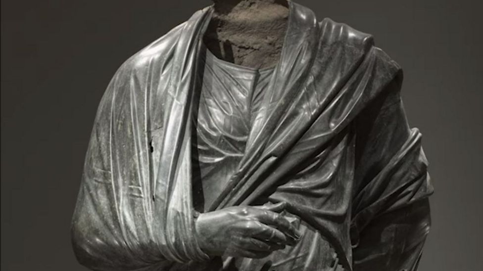 Social media account about bums in art leads to published book - BBC News