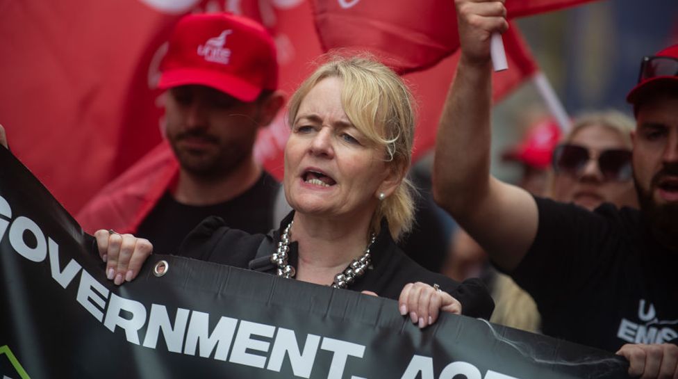 Tata Steel: Unions split on Port Talbot rescue plan - BBC News