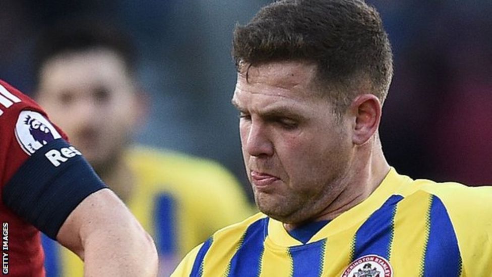 Billy Kee: Accrington Stanley striker extends deal until 2021 - BBC Sport