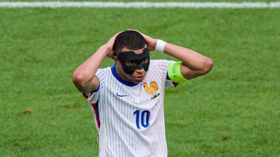 Euro 2024: France through but scoring struggles and Kylian Mbappe mask issues continue - BBC Sport
