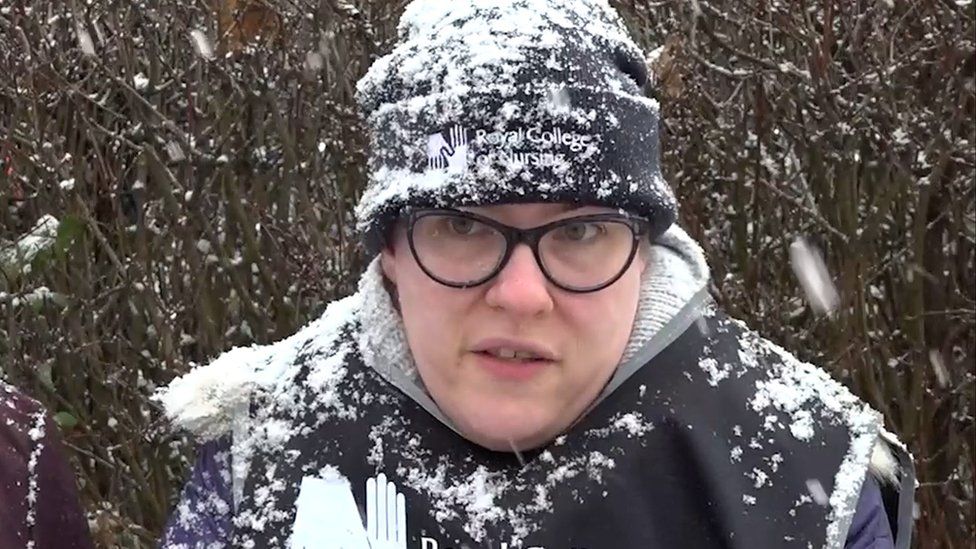 Free hospital staff meals followed nurse's break down - striker - BBC News