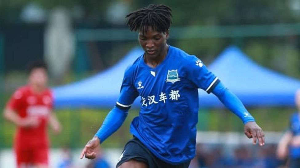 The sisters putting Malawi women's football on the map - BBC Sport