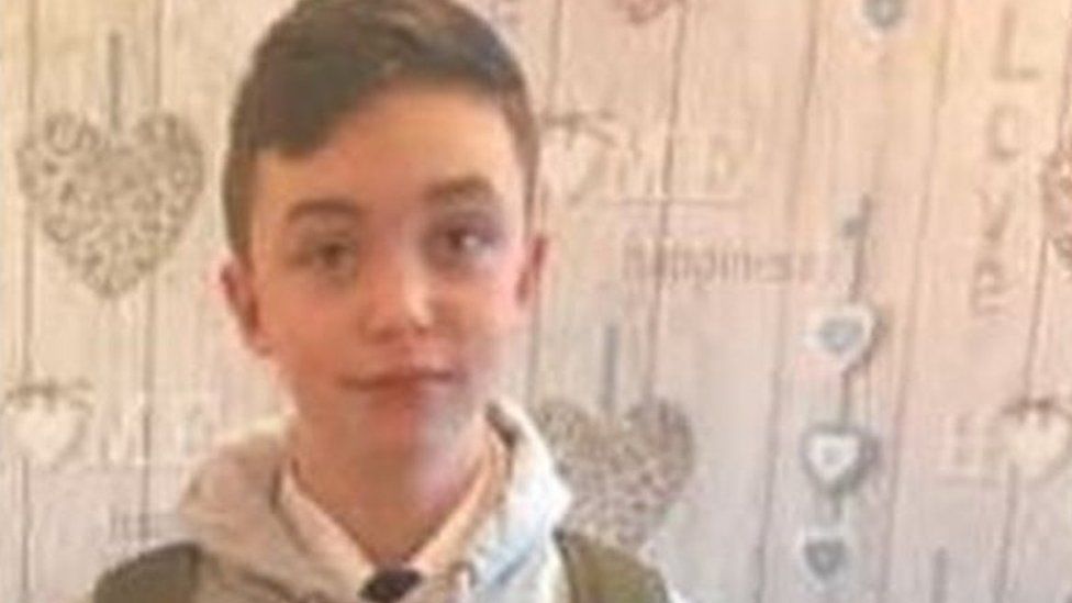 Wakefield: Alfie McCraw, 16, died swimming in canal - BBC News