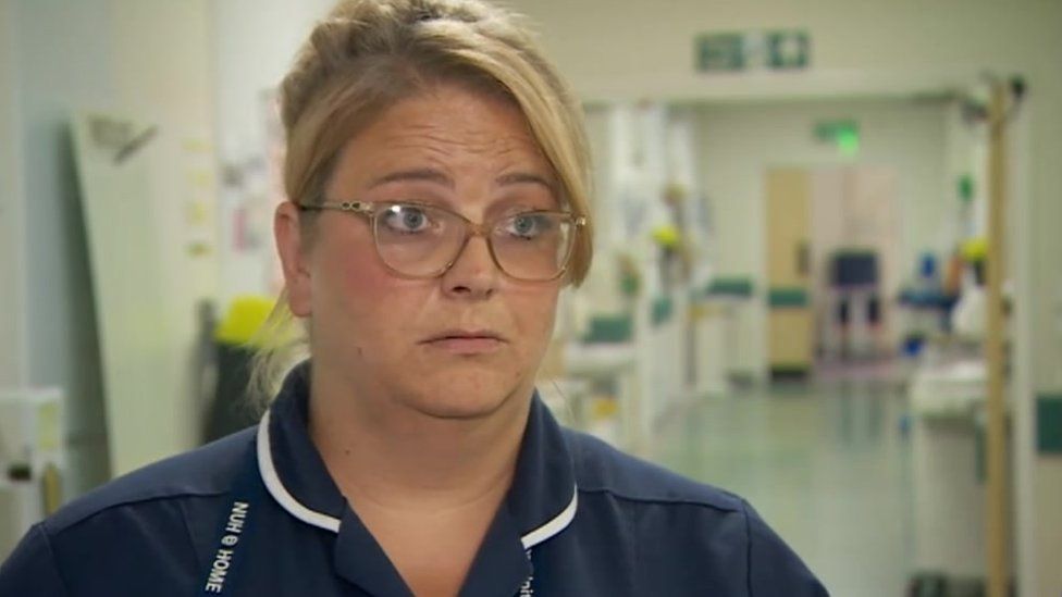 The Nottingham scheme speeding up discharges from hospital - BBC News