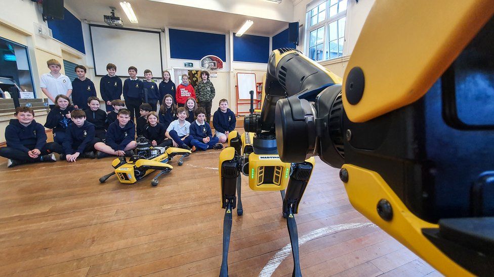 The National Robotarium: 10,000 young people learn more about robotics ...