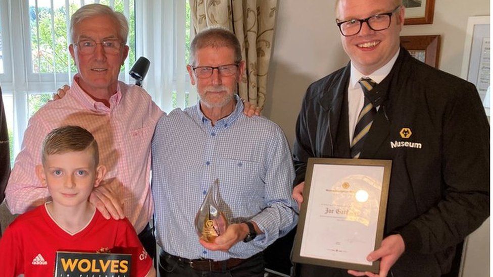Family of football club 'legend' from County Durham receive award - BBC ...