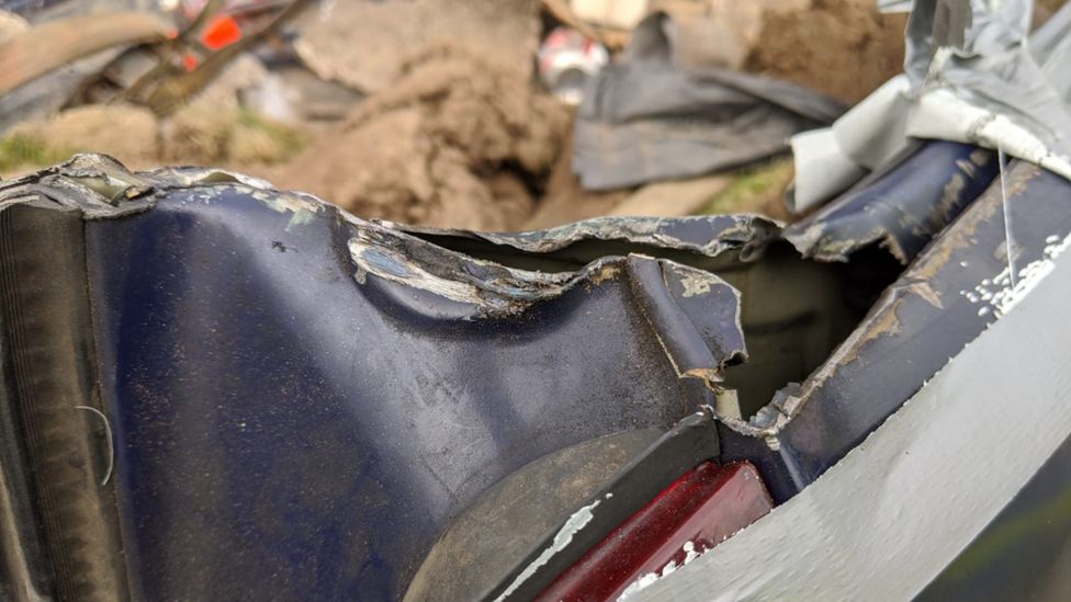Derbyshire Police shocked by van cut into 'pick-up truck' - BBC News