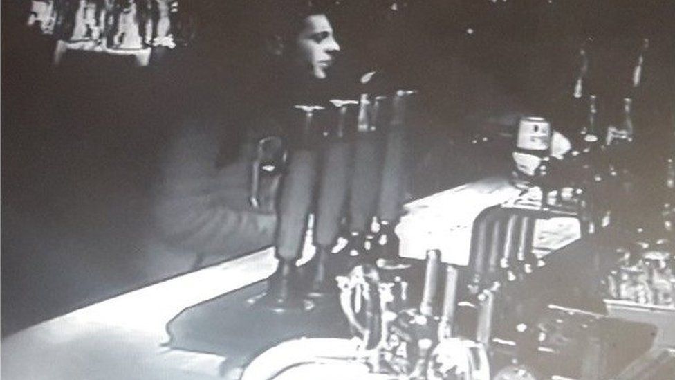 Alexander Stern: Search continues for missing London man - BBC News