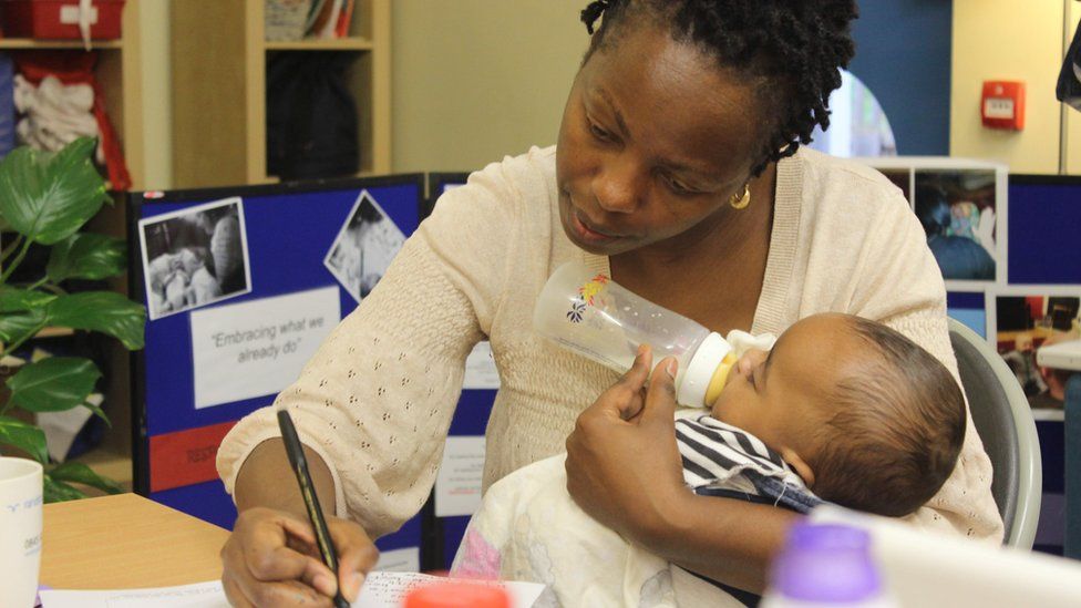 Bristol artist Pippa Grace collects stories of motherhood - BBC News