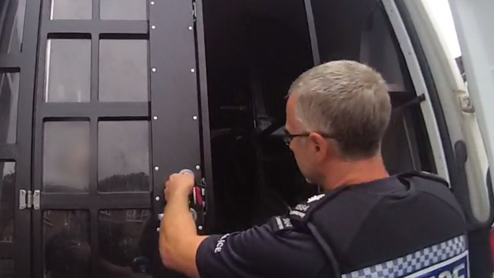 Arnold: Wanted man forced way into house and hid in bath - BBC News